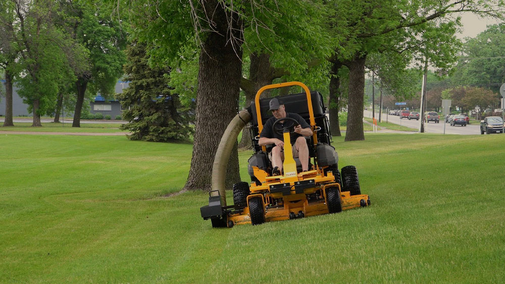 Cub Cadet Leaf and Grass Catchers - Lawn and Leaf Vacuum | Grass Bagger ...